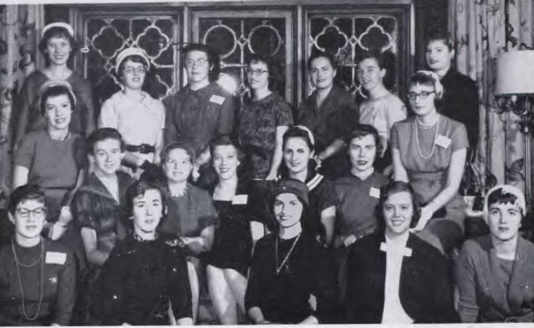 Gamma Epsilon Chapter installed - Alpha Sigma Alpha