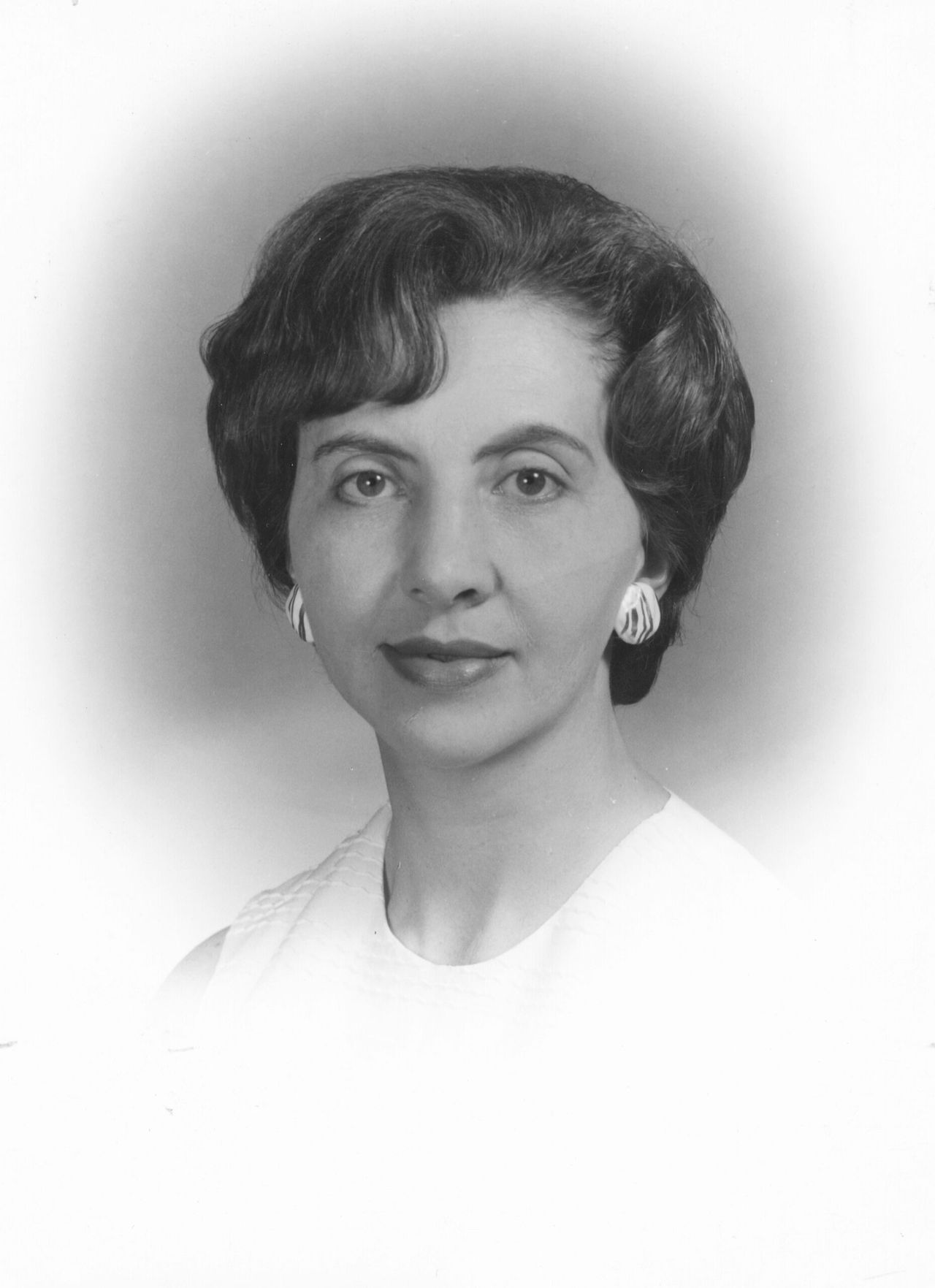 Mary Goeke Backsman elected national president - Alpha Sigma Alpha