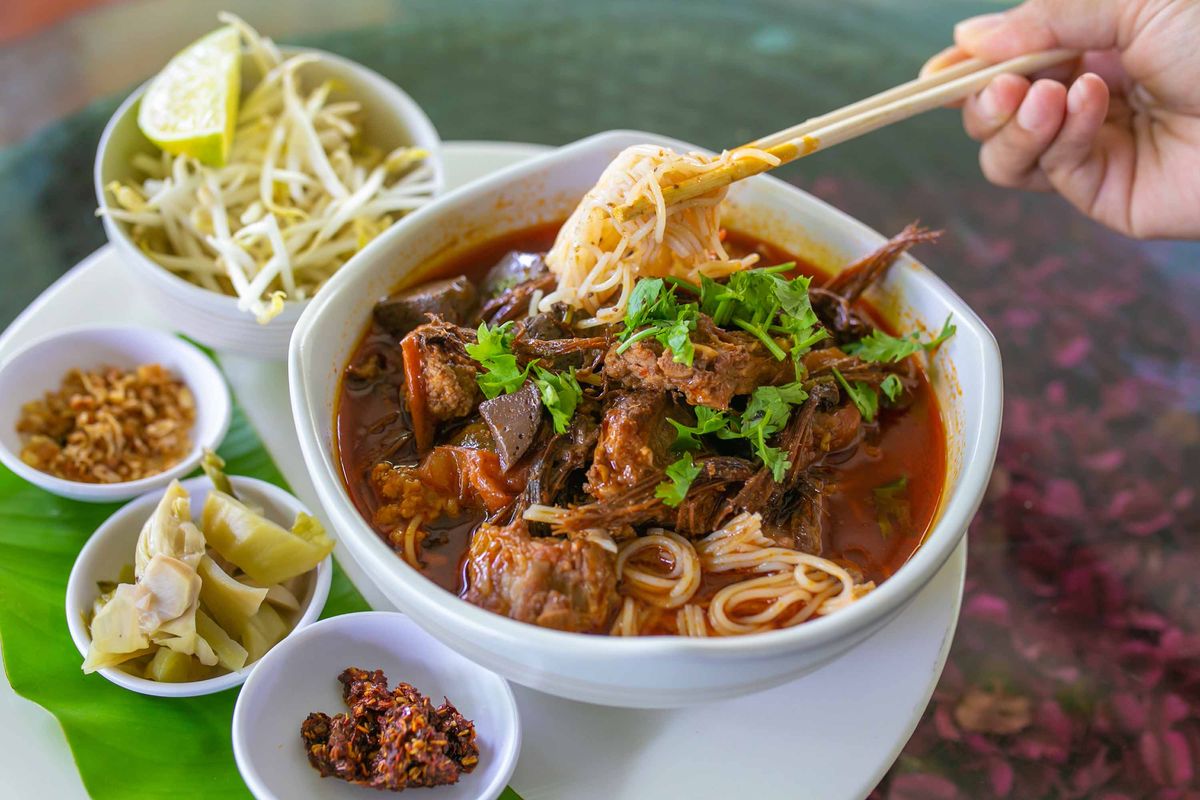 Mama Pins Thai And Asian | Best thai food | Order Online