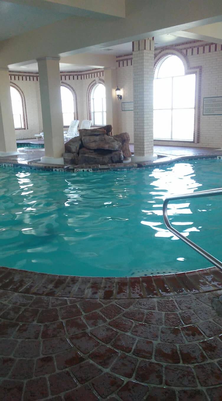 9 Best Hotels In Amarillo, Texas [With Indoor Pools!] + Waterslides
