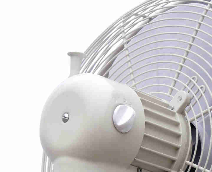 18" Wall Mounted Misting Fan - Big Fogg Misting Systems & Solutions