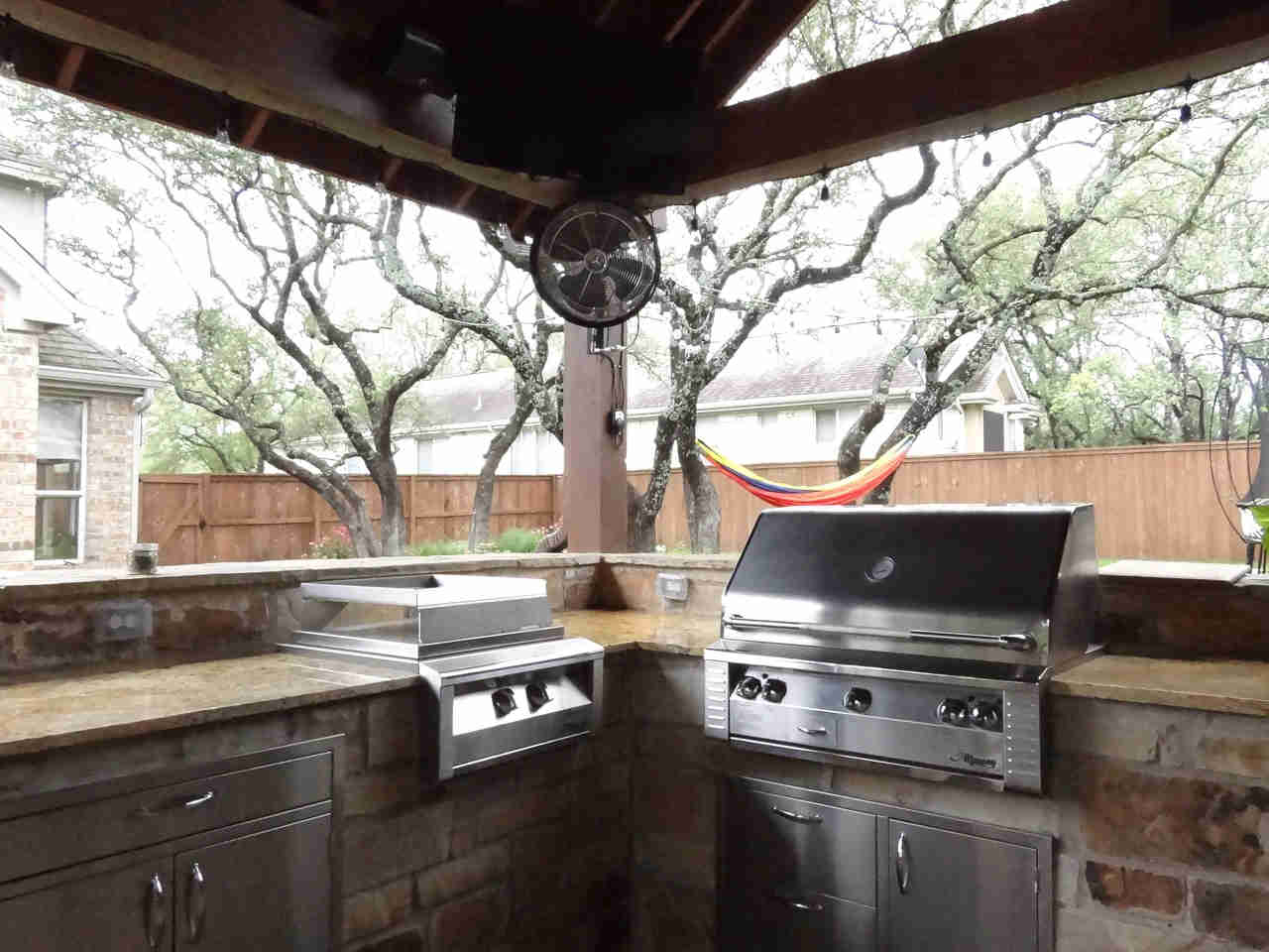 Outdoor Oscillating 18" Fan w/ Mounting Bracket (3 Speed) on Fan Motor