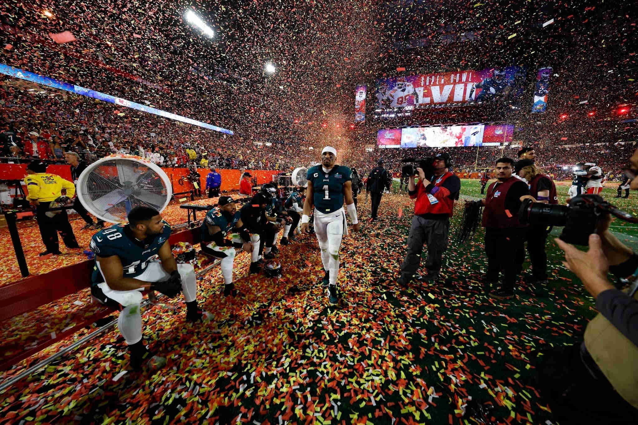 Big Fogg Provides Sideline Fans for Eagles and Chiefs in Arizona