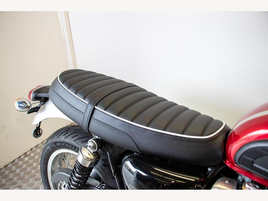 Triumph BONNEVILLE T120 ELVIS PRESLEY LIMITED EDITION - Motorbike ...