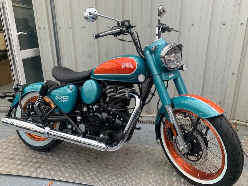 Royal Enfield Classic 350 (2025) - Motorbike Community & Free Bike ...
