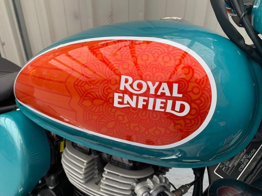 Royal Enfield Classic 350 (2025) - Motorbike Community & Free Bike ...