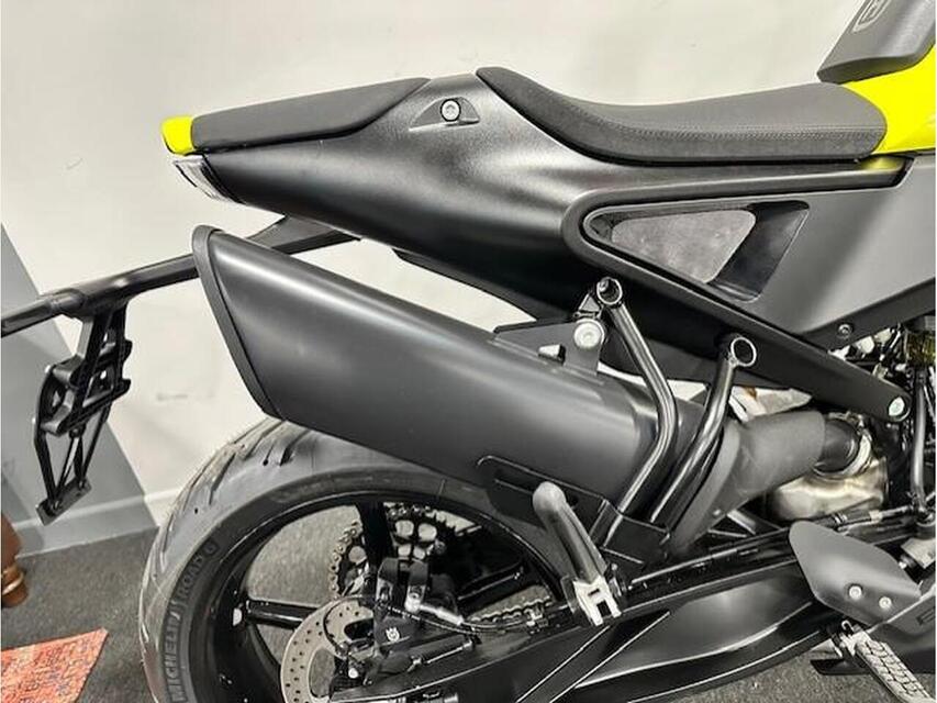 Husqvarna VITPILEN 801 (2025) - Motorbike Community & Free Bike ...