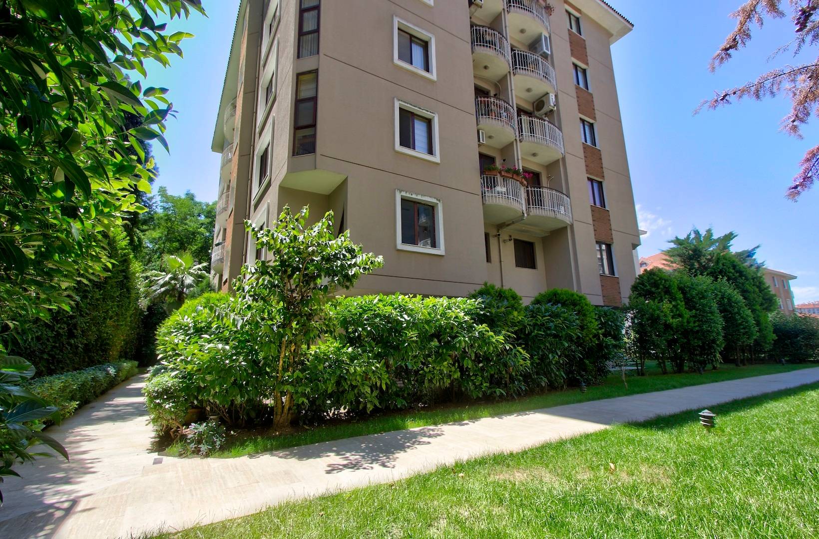 Prestigious 5-Bed Istanbul Apartment - Turkey Homes