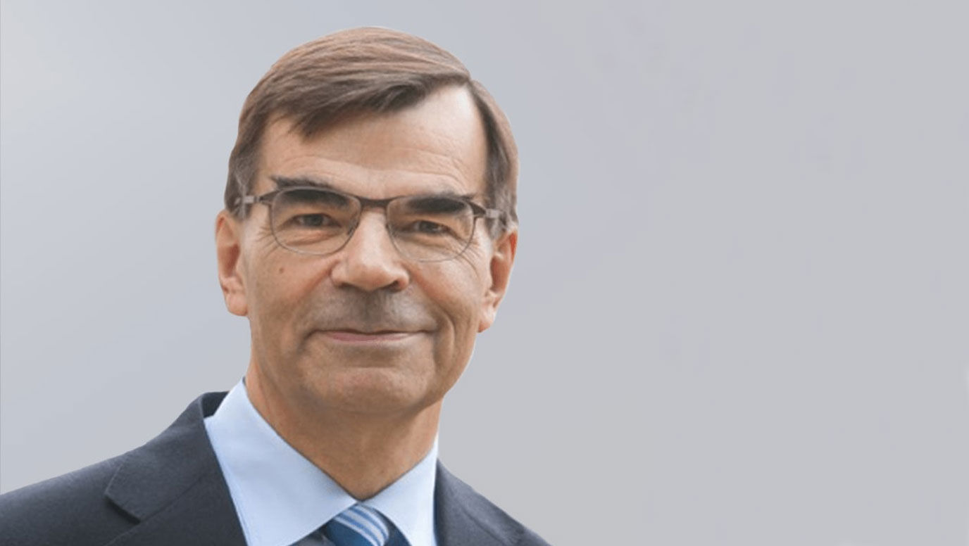 Steve Young urges caution to avert an AI disaster of 'DotCom bust ...