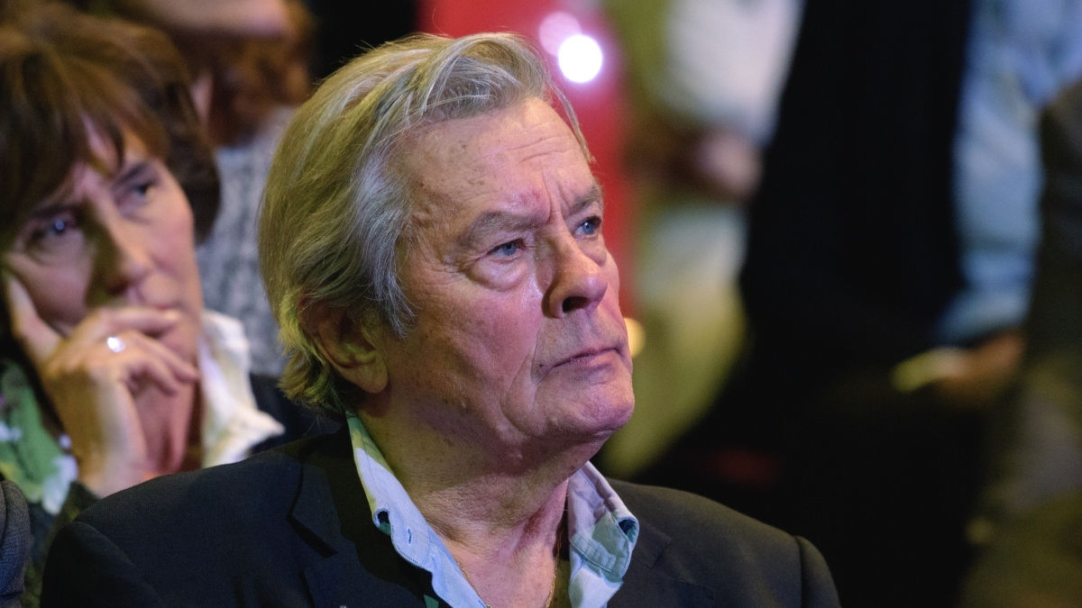 Alain Delon ruiné après l’affaire Hiromi Rollin ? Web Story Alain Delon ruiné après l’affaire Hiromi Rollin ? Web Story