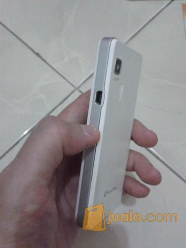 Handphone Smartfren Xstream EVDO Hotspot Bonus Earphone Dan Sarung HP ...