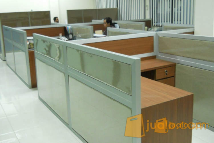 Cubicle Workstation - Meja Sekat Untuk Kantor / Warnet - Furniture ...