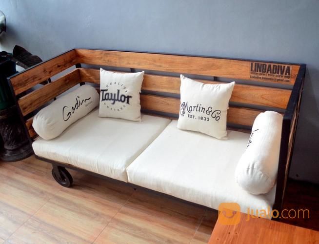 Sofa Keren Material Kayu Dan Besi, Bisa Custom Logo/Brand di Kab ...