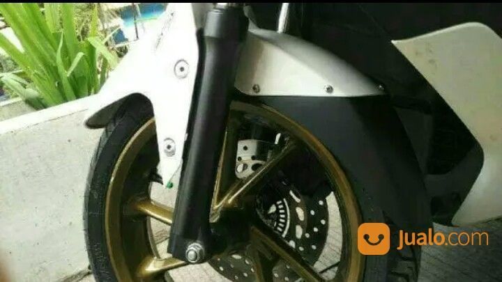 Sambungan Spakbor Depan Yamaha NMAX di Kota Jakarta Pusat, DKI Jakarta ...