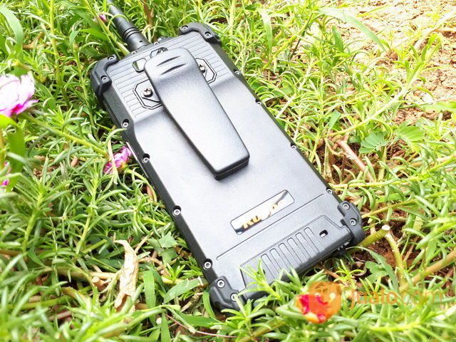 Hape Plus HT Runbo M1 New DMR UHF Android 4G LTE IP67 Certified Baterai ...