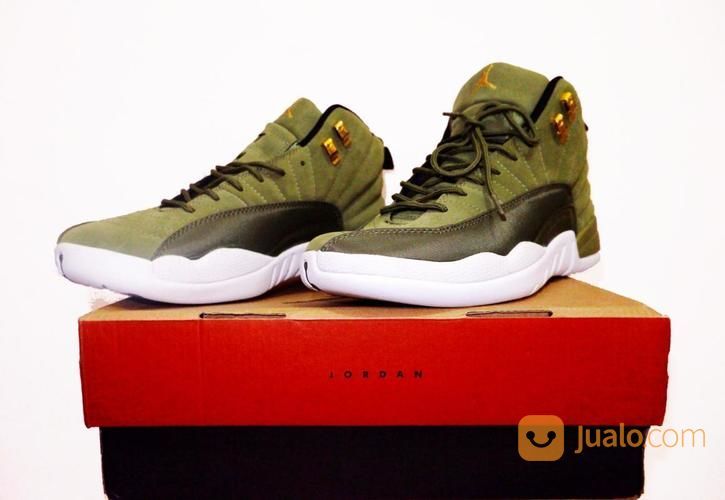 NIKE Air Jordan 12 Graduation Pack di Kota Bekasi, Jawa Barat | Jualo.com