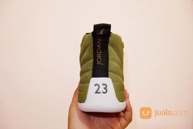 NIKE Air Jordan 12 Graduation Pack di Kota Bekasi, Jawa Barat | Jualo.com