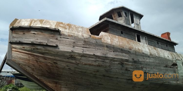 KAPAL PANDU (TUGBOAT) Kapal Kayu Kondisi Apa Adanya di Kab. Banyuwangi ...