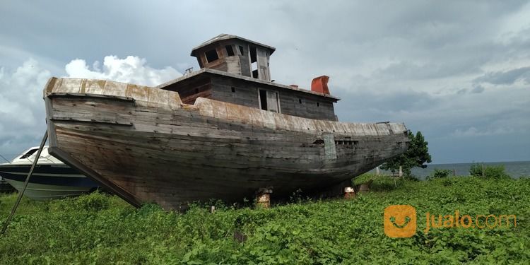 KAPAL PANDU (TUGBOAT) Kapal Kayu Kondisi Apa Adanya di Kab. Banyuwangi ...