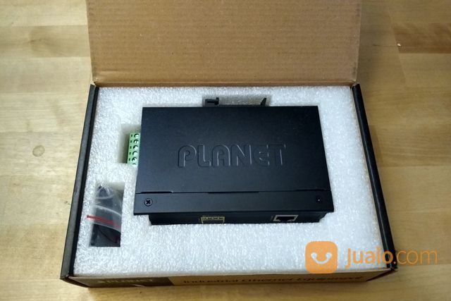 PLANET IGT-805AT Industrial 10/100/1000BASE-T To 100/1000BASE-X SFP ...