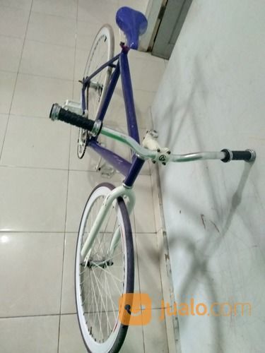 Sepeda Bekas Murah (2 Unit ) Sepeda Fixie Dan Sepeda Gunung Merk Genio ...
