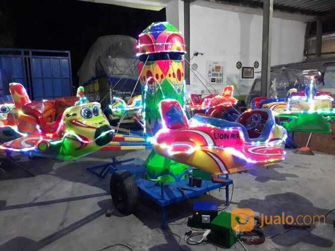 Odong Komed Putar Helly Naik Turun Taman Bermain Carousel EK di Kota ...