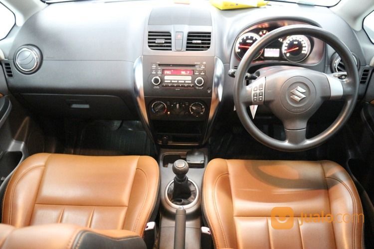 Suzuki X-Over SX4 4x2 MT 2010 Abu-Abu di Kota Jakarta Selatan, DKI ...