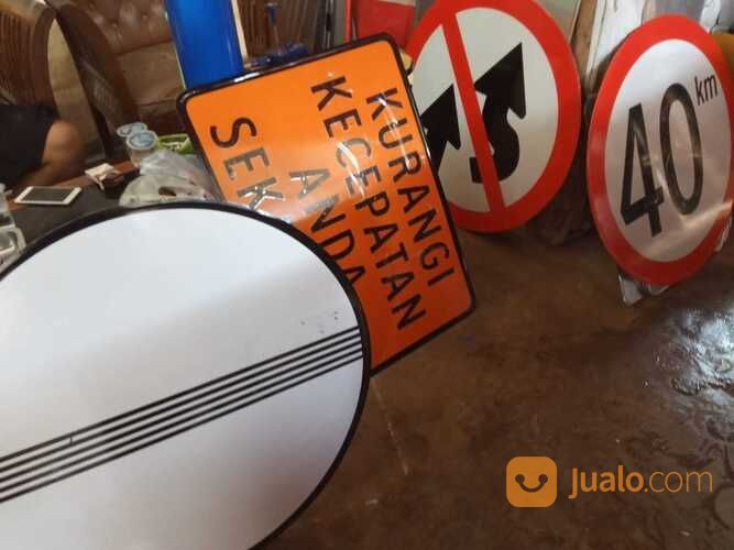 Rambu Rambu Lalu Lintas Dan Rambu Lainnya di Kota Tangerang Selatan ...