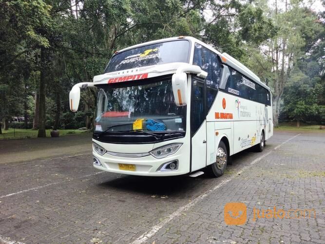 Bus Hino RK8 2014 Karoseri ADIPUTRO di Kota Bekasi, Jawa Barat | Jualo.com