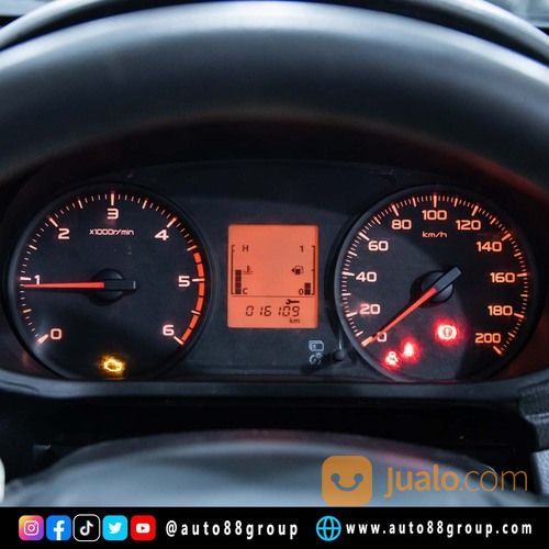 MITSUBISHI STRADA TRITON HDX PICKUP SC 4X4 M/T SILVER 2018 di Kota ...