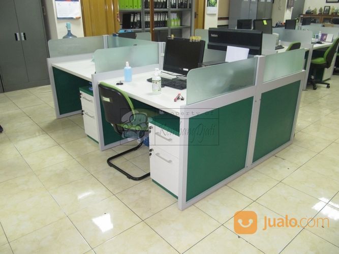Meja Kerja Kubikel 4 Orang di Kota Semarang, Jawa Tengah | Jualo.com