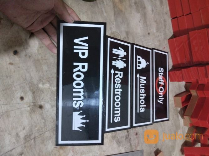 Signage Nama Ruangan Akrilik 3mm Cutting Sticker Oracal | DSIGNS di ...