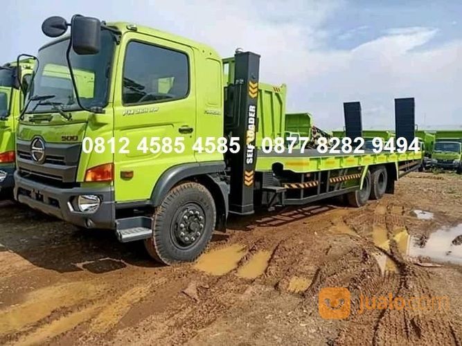 Truk Selfloader Self Loader Truck Hino 500 Truk Angkut Excavator Truk ...