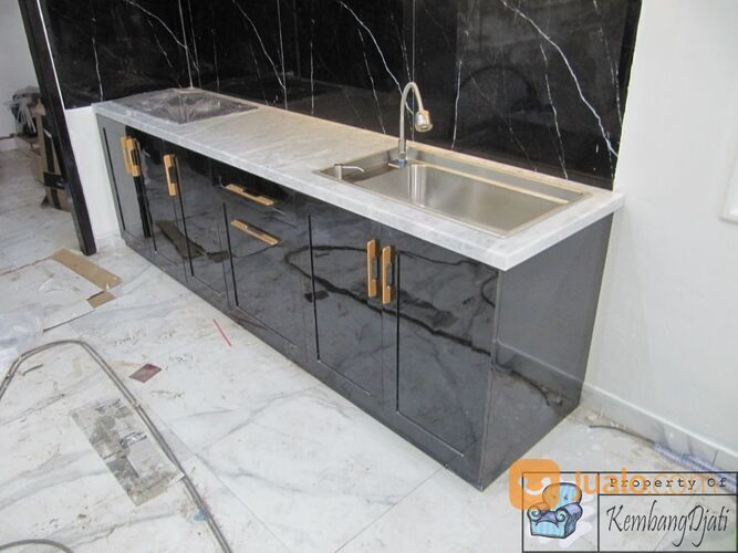 Kitchen Set Warna Hitam Glossy Meja Granit Asli Corak Carara White di ...