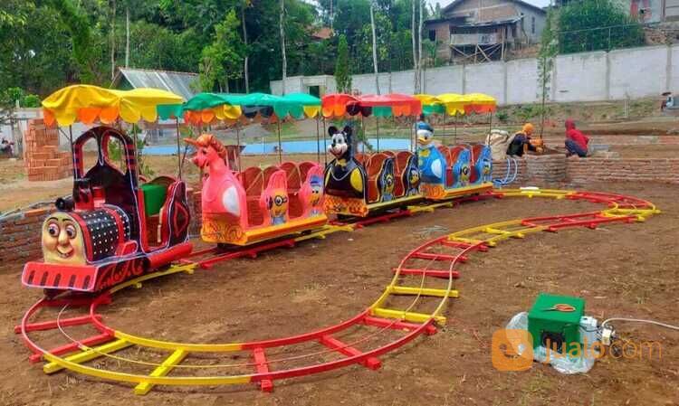 Kereta Rel Lantai, Kereta Mini, Becak Cinta di Kota Cimahi, Jawa Barat ...