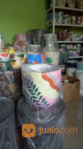 Pot Lukis Pot Motif Teraso Keramik Gerabah Kasongan di Kab. Bantul ...