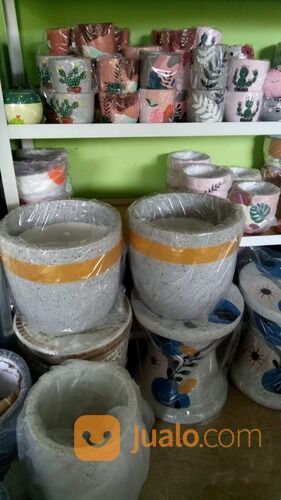 Pot Lukis Pot Motif Teraso Keramik Gerabah Kasongan di Kab. Bantul ...