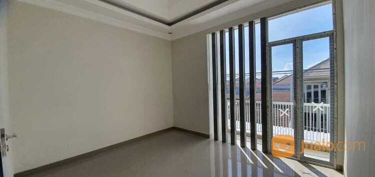 New Town House 3 Lantai Lokasi Bagus Row Jalan Lebar di Kota Surabaya ...