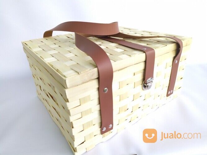 Box bambu anyaman model peti tempat parcel di Kab. Tasikmalaya, Jawa ...