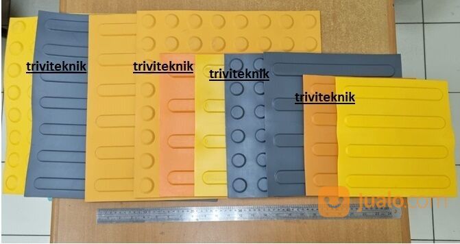 blind road tactile guiding paving tile bricks sidewalk,jalan difable di ...