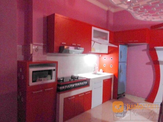 Kitchen Set Warna Merah Dengan Tempat Kulkas Dan Cover Kompor Tanam di ...