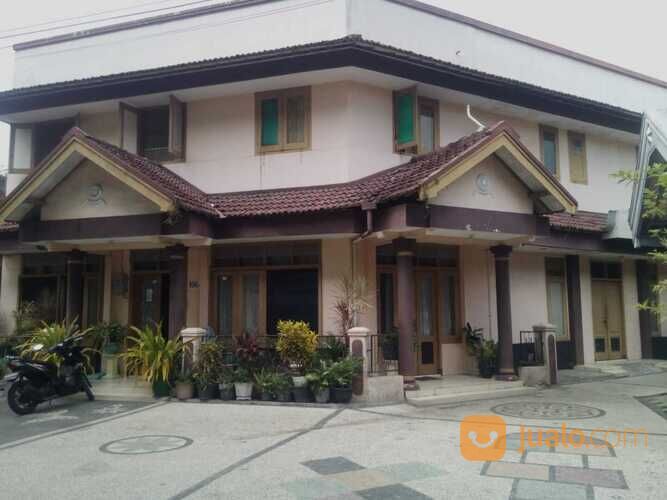 Rumah kost bagus luas berada di pusat kota Malang di Kota Malang, Jawa ...
