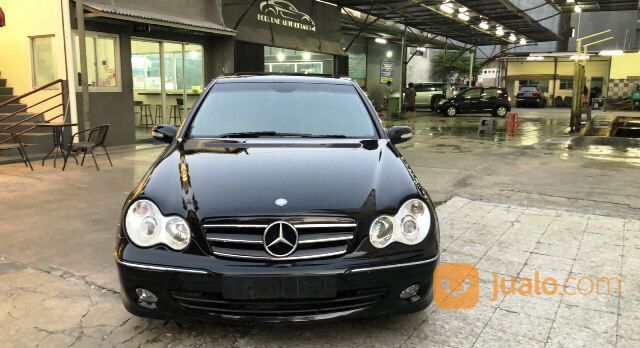 Mercedes benz c240 2004 hitam full ori sunroof terawat di Kota Jakarta ...
