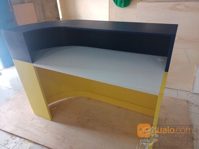 Meja Ruang Lobby Kantor Sekolah di Kota Semarang, Jawa Tengah | Jualo.com