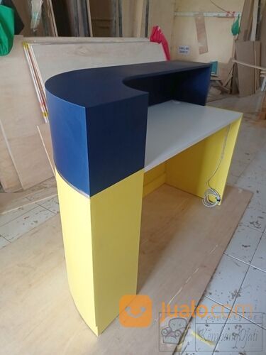 Meja Ruang Lobby Kantor Sekolah di Kota Semarang, Jawa Tengah | Jualo.com