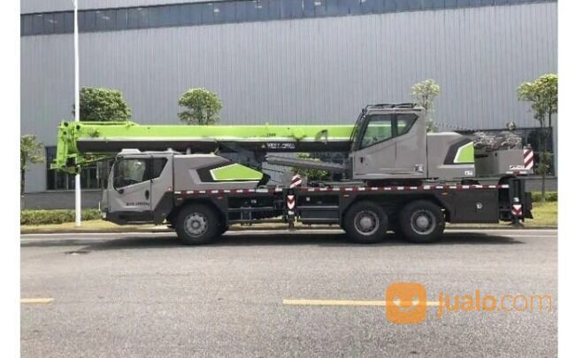 CRANE ZOOM LION 25 TON TAHUN 2019 di Kota Balikpapan, Kalimantan Timur ...
