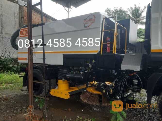 Harga Karoseri Truk Penyapu Jalan Raya Road Sweeper Truck Ceksan ...