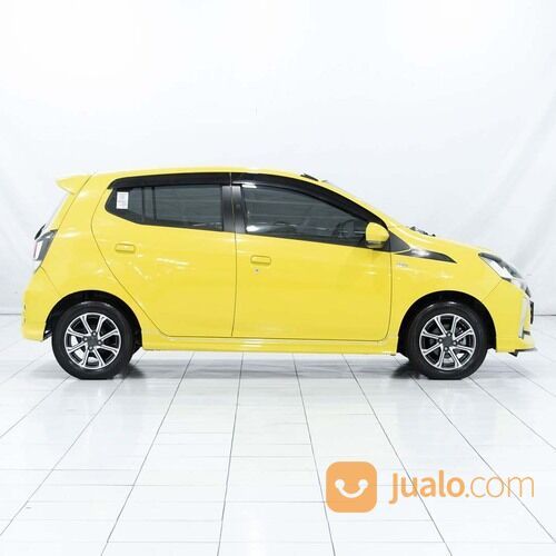 DAIHATSU NEW AYLA (YELLOW METALLIC) TYPE R DELUXE 1.2 M/T (2022) di ...