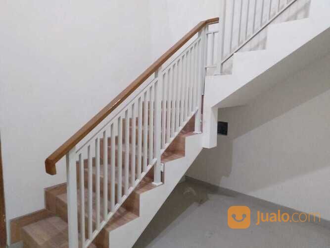 Railing Tangga Pegangan Kayu Jarak Renggang di Kab. Sidoarjo, Jawa ...
