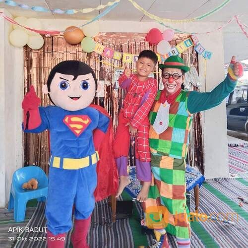 Seru bersama badut ulang tahun di Kota Pasuruan, Jawa Timur | Jualo.com